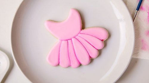 How to Decorate a Simple Little Ballet Cookie - The Bearfoot Baker